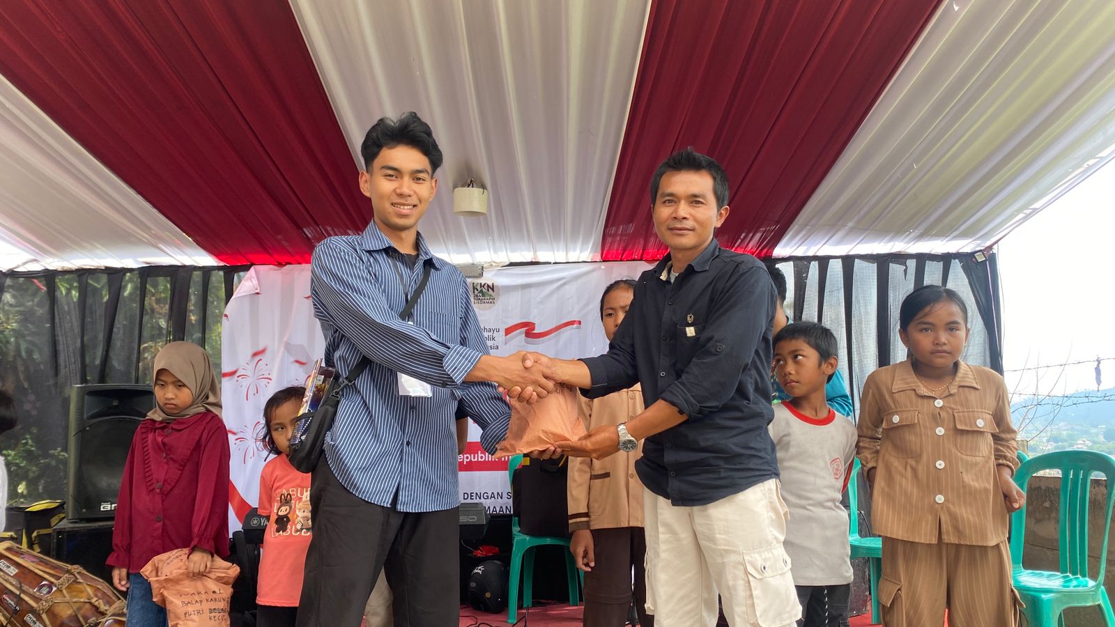BPD Bubun Sumedang Bagi Hadiah Kemerdekaan – Sunda News